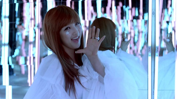 Mirror Mirror (거울아 거울아) by 4Minute (포미닛): Lyrics, Translation, and ...